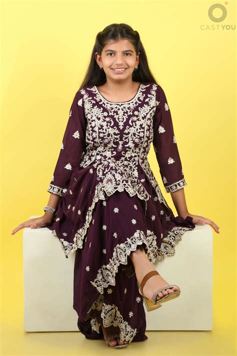 Nimra Shaikh Castyou