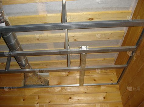 建筑业 房屋 屋顶横梁 半木结构 水平画幅 墙 砖墙 天花板 几何形状 户外