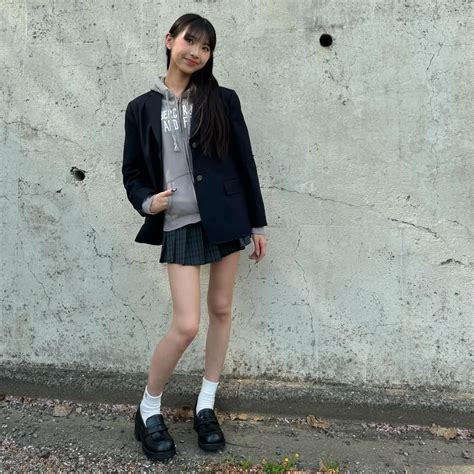 中学生モデルこいろんがjkに、スタイル抜群制服×美脚ショットに反響「jkこいちゃん、めんこい」 Entame Next アイドル情報