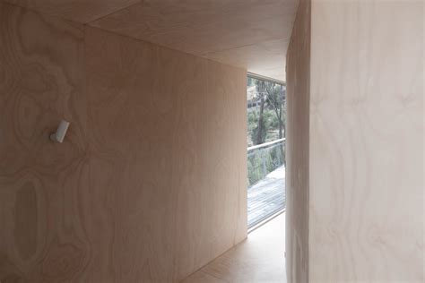 Studio Edwards Uses Shipping Containers For Getaway On Australian Coast