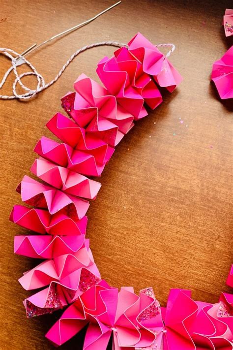 Diy Paper Lei For Gradution Or Diy Money Lei Everyday Jenny