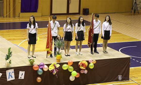 Градски транспорт Велико Търново Даниел Панов приветства учители и ученици за 45 та годишнина