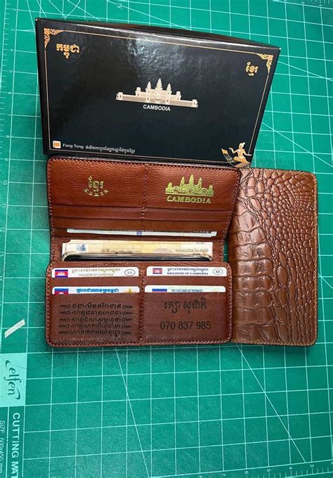 Fang Tong Fang Tong ផលិតកាបូបស្បែក ស្នាដៃកូនខ្មែរ