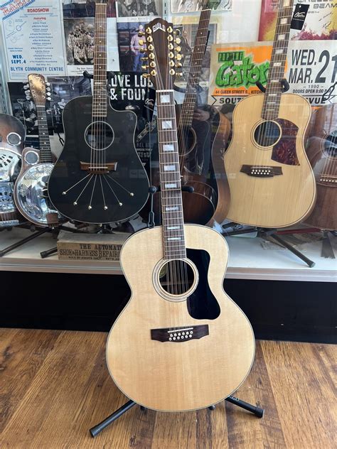 Guild 12 String Jumbo Acoustic Natural Used