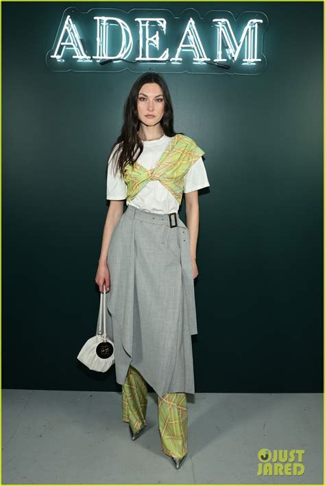Photo Harry Styles Jacquelyn Jablonski On A Boat 25 Photo 4958459 Just Jared Entertainment