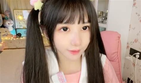 千万网红蔡萝莉晒整容伤口取肋骨垫鼻直言崩溃还一度说不出话 东方养生频道 东方养生