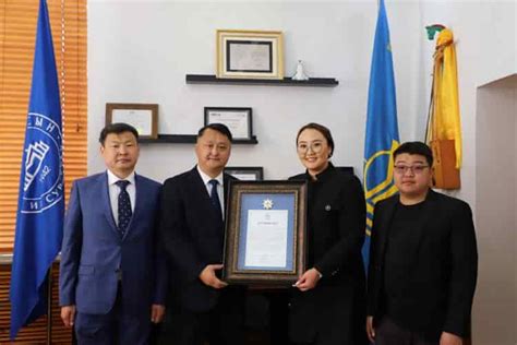 МУИС ийг Монголын Оюутны дээд шагнал “СОЁН ГЭГЭЭРҮҮЛЭГЧ” одонгоор… Монгол Улсын Их Сургууль