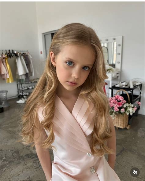 Top Mini Star Models A Young Star Of The Runway Professional Model Named Yana Yanikakrutini