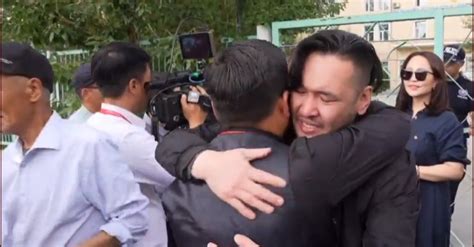 Сэтгүүлч Б Анхбаяр суллагдлаа · Dorgio Mn