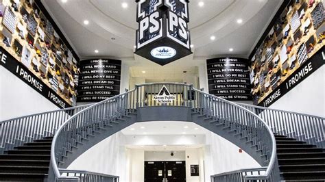 Леброн Жэймс төрөлх хотдоо эрсдэлтэй хүүхдүүдэд зориулсан СУРГУУЛЬ НЭЭЖЭЭ