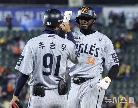 드디어 침묵 끝낸 플로리얼 답답한 한화 타선의 열쇠 될까