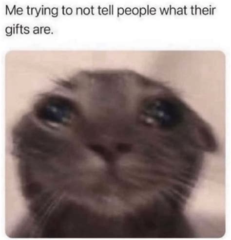 28 Hilariously Unhinged Memes Guaranteed To Distract You From Work