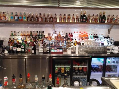 Изработка на барово оборудване конструкции от неръждаема стомана Професионално кухненско