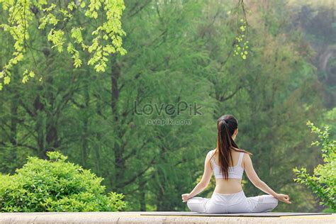 여성 야외 요가 백 사진 무료 다운로드 Lovepik