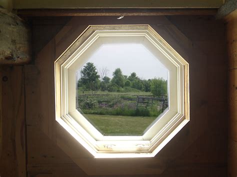 Octagonal Window 3 Image 1600x1200 Pixels