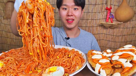 쫄면 생선까스 여름에 쫄면 한번 가야죠 탱글탱글하니 양 껏 먹었습니다 JJOLMYEON FISH CUTLETS KIMCHI