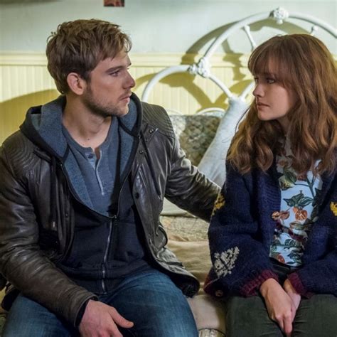 Olivia Cooke Y Max Thieriot