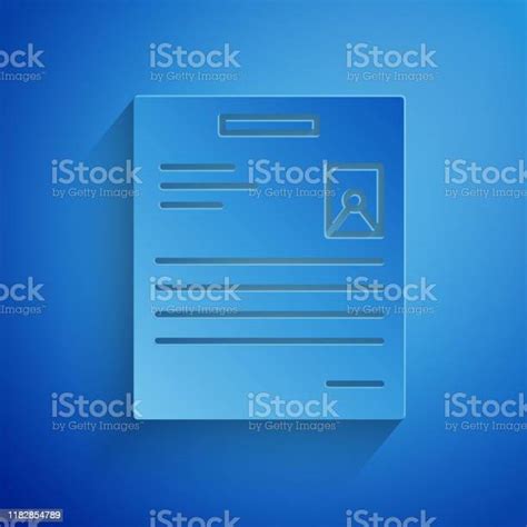 파란색 배경에 격리 된 개인 문서 아이콘을 잘라 냅니다 파일 아이콘입니다 체크리스트 아이콘입니다 비즈니스 개념입니다 종이 아트 스타일입니다 벡터 일러스트레이션 0명에 대한