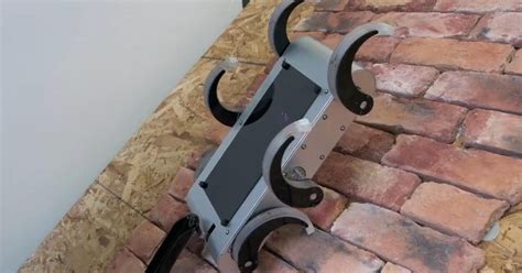 This Cockroach Inspired Robot Is Made To Climb Video Cnet