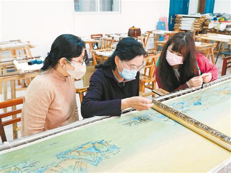 针线穿梭绘楚韵 经纬交织绣新路 一针一线圆2000余残疾绣娘就业梦 荆楚网 湖北日报网
