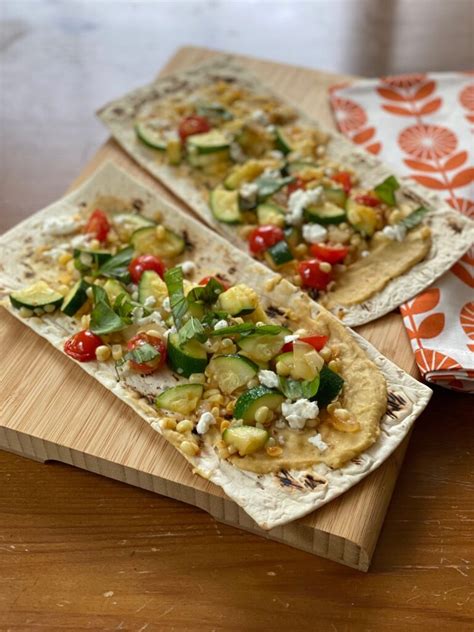 Easy Veggie Flatbread