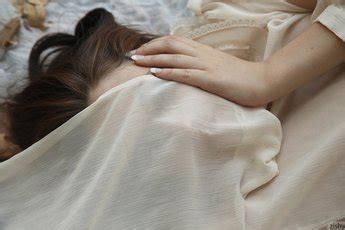 Erotic Babe Elektra Rose Gets Naked In The Woods Photos