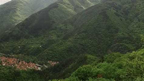 Спасиха момче и момиче загубили се в планината над Асеновград Новини бг