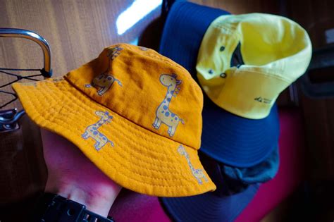 The Mongolian Couple Золоо бид хоёрт ийм нарны малгай байдаггүй юм