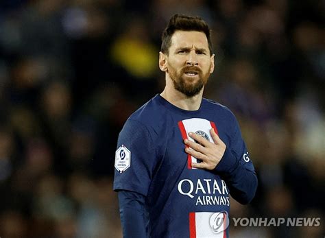 메시 시즌 종료 후 Psg 떠난다호날두는 사우디 리그 잔류 연합뉴스 메시 시즌 종료 후 Psg 떠난다호날두는 사우디 리그 잔류 연합뉴스