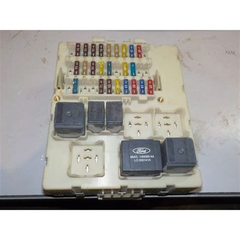 Предохранители форд фокус Блок предохранителей и реле Ford Focus 2