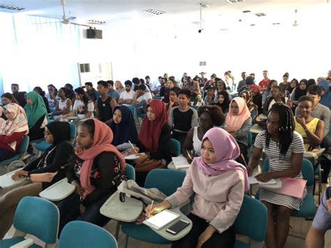 我院留学生参加“党的十九大”及“习近平总书记关于建省办特区三十周年重要讲话精神”学习实践活动 海南医学院国际教育学院