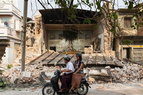 ငလျင်ဘေးသင့်ပြီး နာရီပိုင်းအကြာအထိ လေကြောင်းတိုက်ခိုက်မှုများ စစ်တပ်ဆက