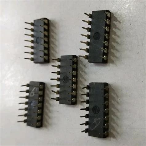 Pic16f676 Electrical Microcontroller At Rs 35piece Programmable