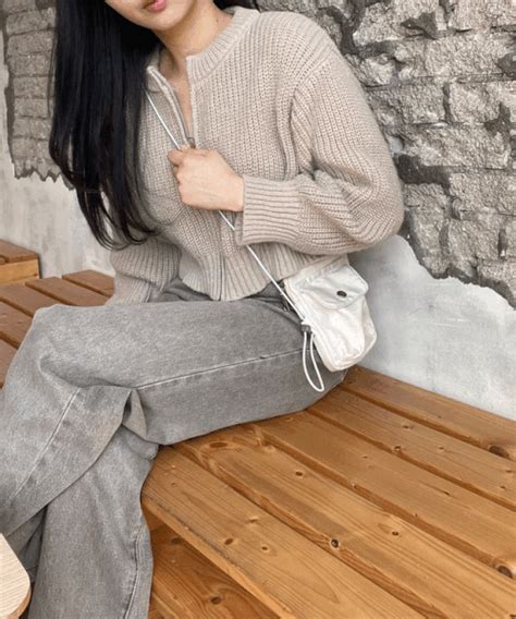 크롭허리잘록꾸안꾸 데일리 부들 니트집업 에이블리