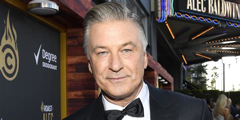 Alec Baldwin Officially Hands Over Phone To ‘rust Investigators Alec