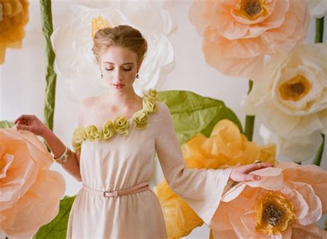 Diy Giant Paper Flowers Tutorial ~ Free