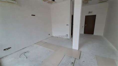 Слънчев бряг Офис до Нотариата Офис 47 кв м Първи етаж Тухла Готов завършен Магазини Офиси