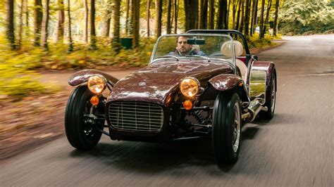 Caterham Super Seven 600 E Super Seven 2000 Due Classici Che Ritornano