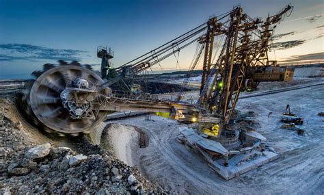 100 000 Evs For Hertz By 2022 Piling On Demand For Mined Battery