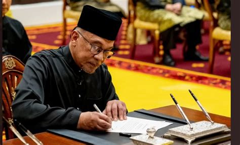 Dilantik Hari Ini Profil Pm Malaysia Anwar Ibrahim