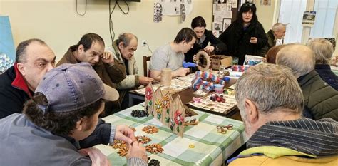 Хора от дом „Басарбовски“ с безплатни билети за бенефиса на Косьо Станев Утро