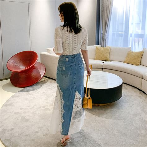 MIUCO性感深V领镂空蕾丝显瘦时髦上衣女2020夏季款现货 虎窝淘