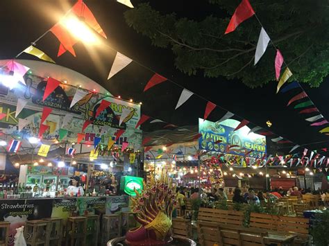 夜宵大排档装修风格 大排档装修风格 简易大排档装修风格 大山谷图库