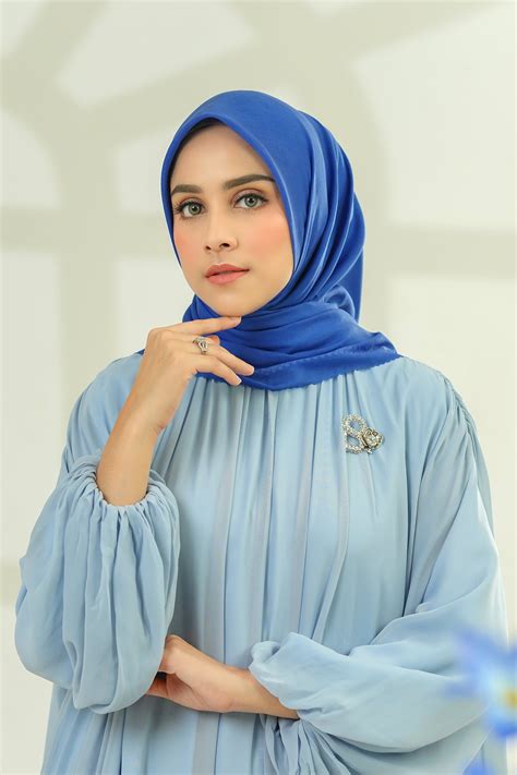 Todays Scarf Blueberry Buttonscarves