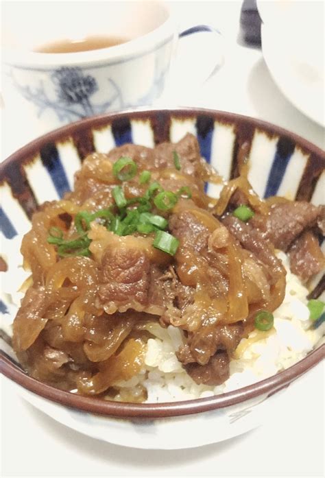 フライパンで簡単！すき焼き丼 レシピ・作り方 By Cocopoteito 楽天レシピ