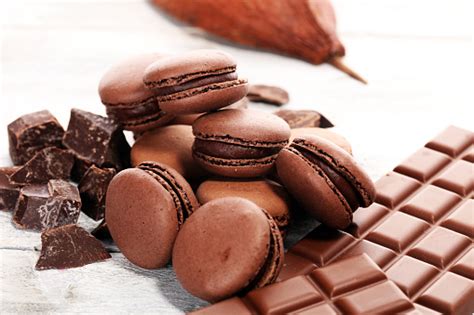 달 콤 하 고 컬러풀 한 프렌치 마카롱과 초콜릿을 사용한 마카롱 0명에 대한 스톡 사진 및 기타 이미지 0명 독일 마카롱 Istock