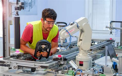 Robot Công Nghiệp Là Gì Và Tất Tần Tật Những điều Bạn Nên Biết