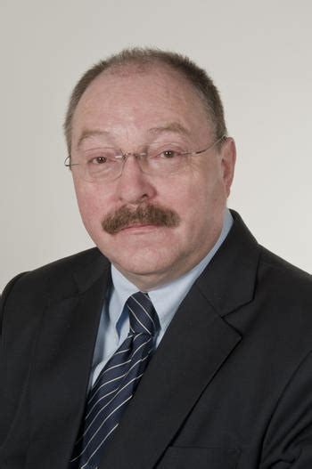 Joachim Denner • Virologie • Fachbereich Veterinärmedizin