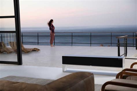 Lg Merilis Tv Gulung Pertama Di Dunia Lg Signature Oled R Urbandigital