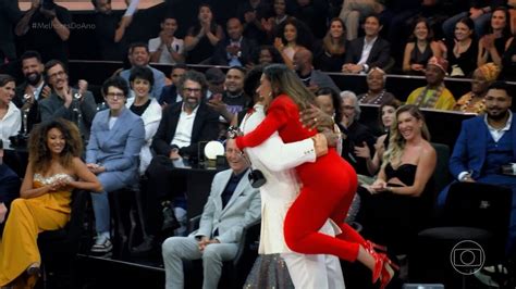 Altura De L O Santana Ao Lado De Simone Mendes Chama Aten O No Melhores Do Ano Veja Flagras De